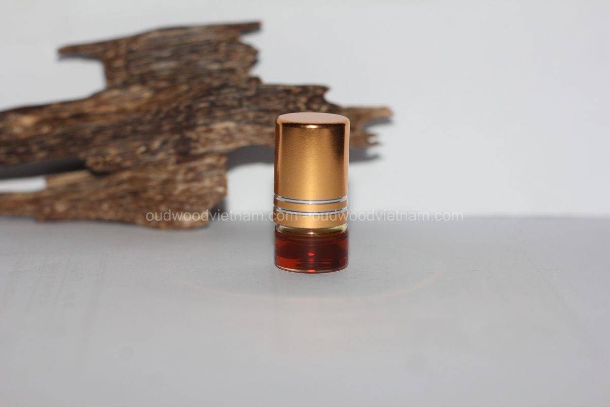 Oud oil - Agarwood Oil - OUD WOOD AGARWOOD KINAM